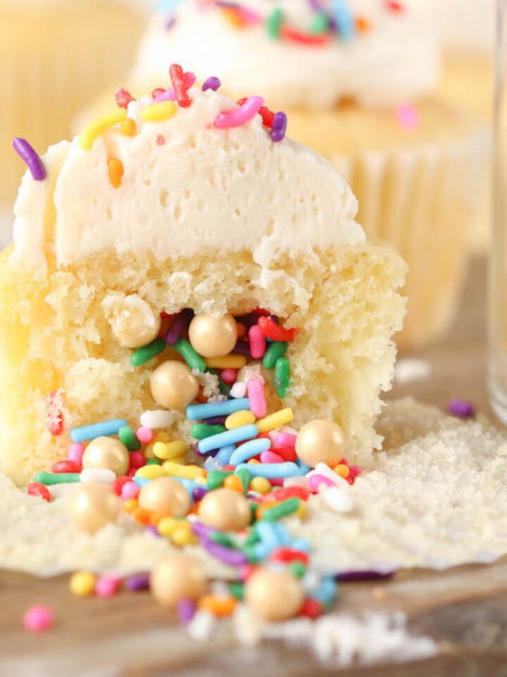 How To Make Grinch Cupcakes (Step-by-Step Tutorial) | Simply Sissom